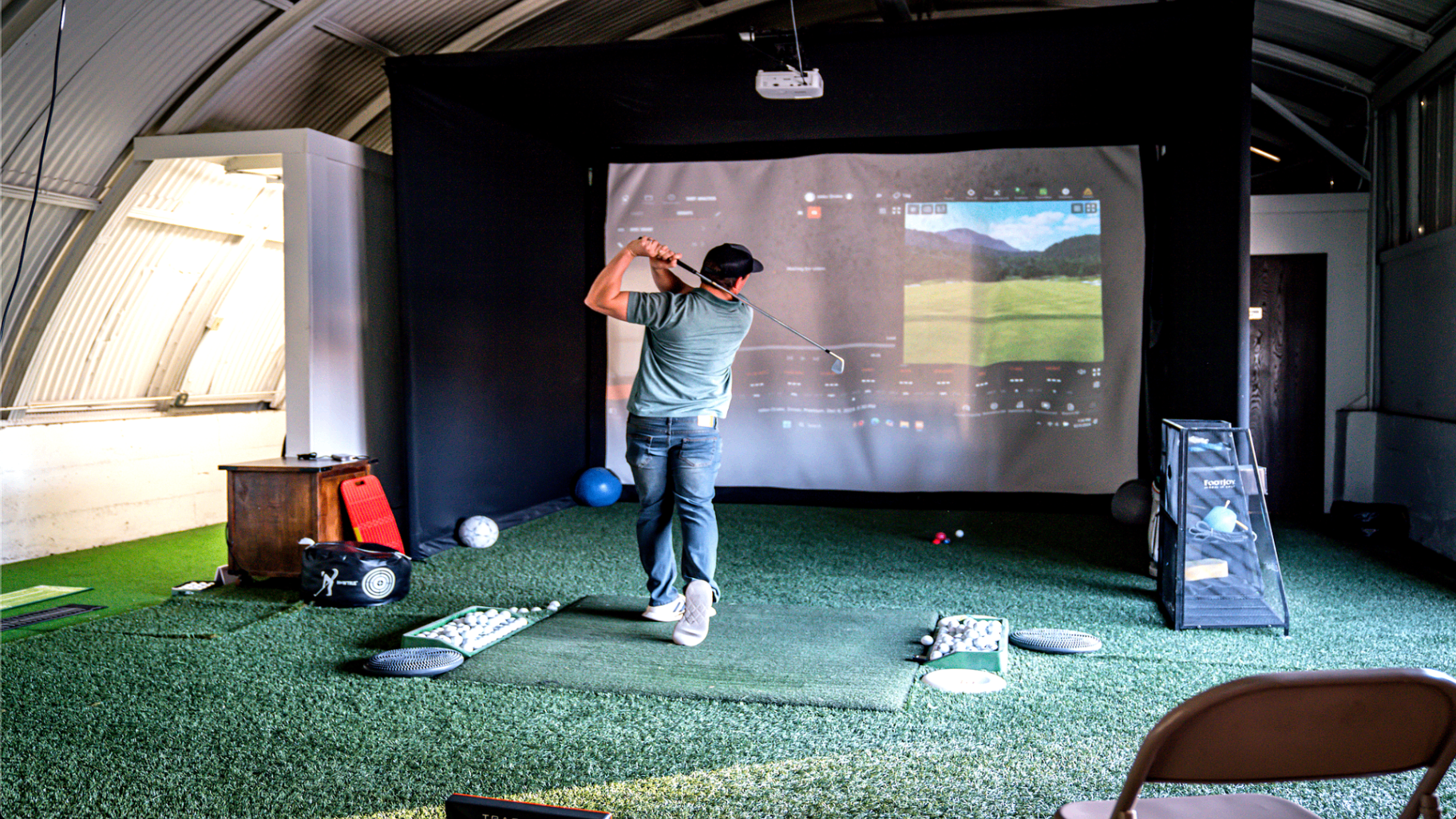 Golf Lessons & Simulator Rentals | The Riverside Golf Lab